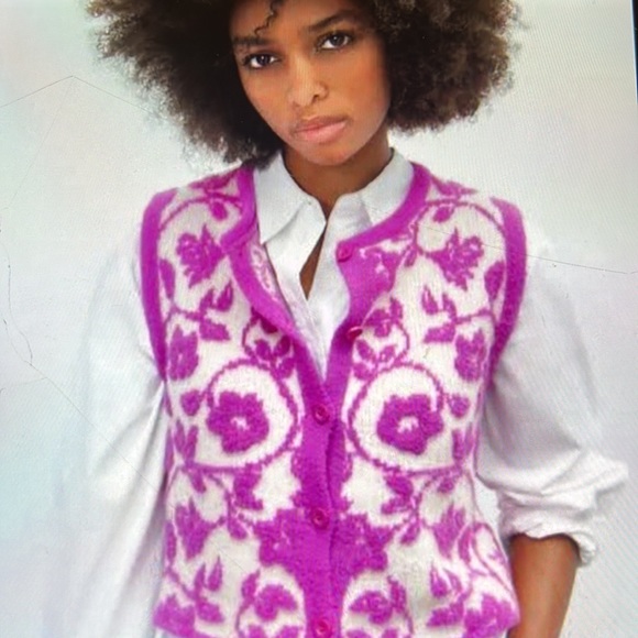 Zara | Sweaters | Zara Magenta Floral Knit Vest M | Poshmark